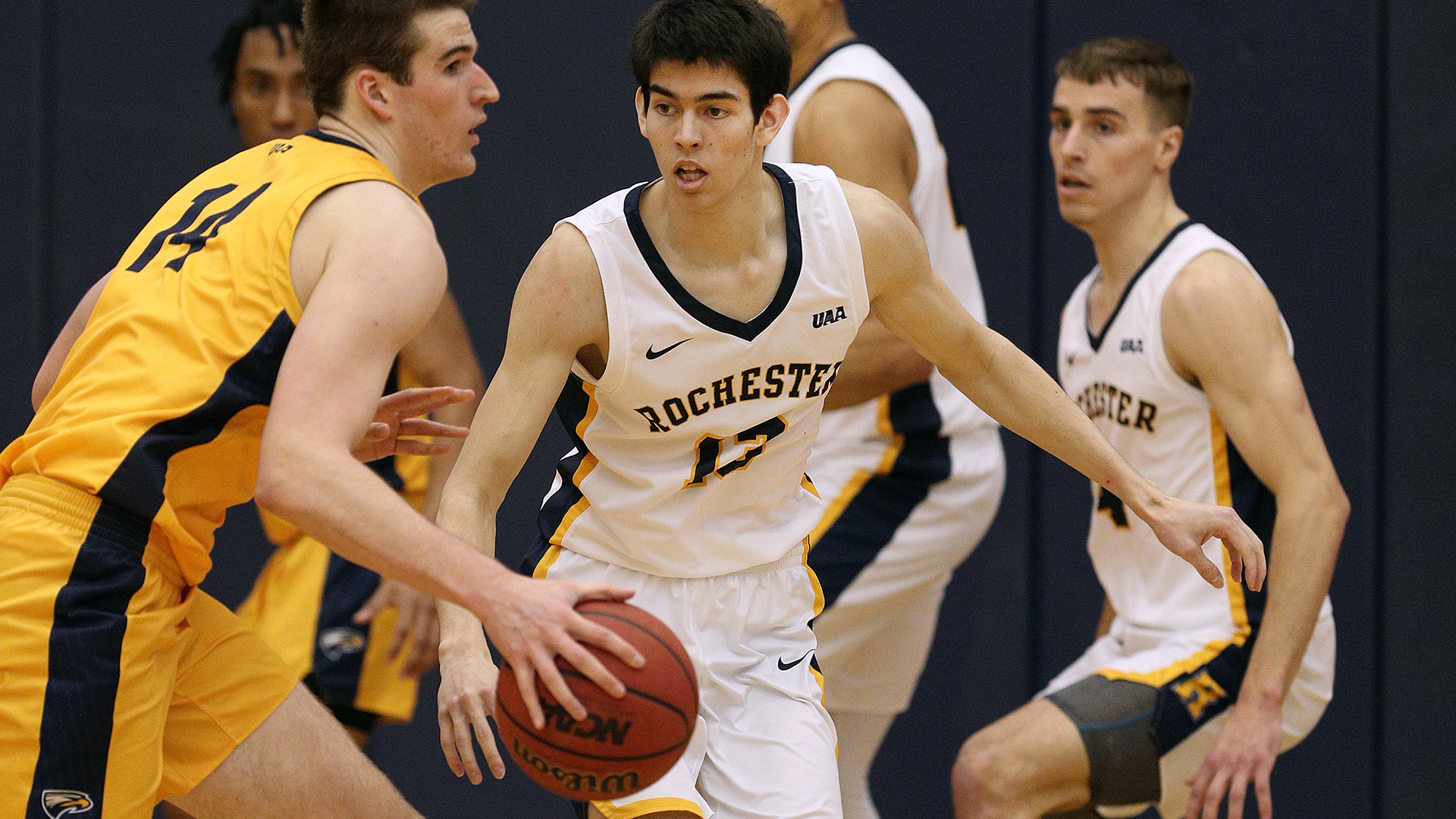 Rochester Men Overrun Chicago for UAA Basketball Victory - University ...