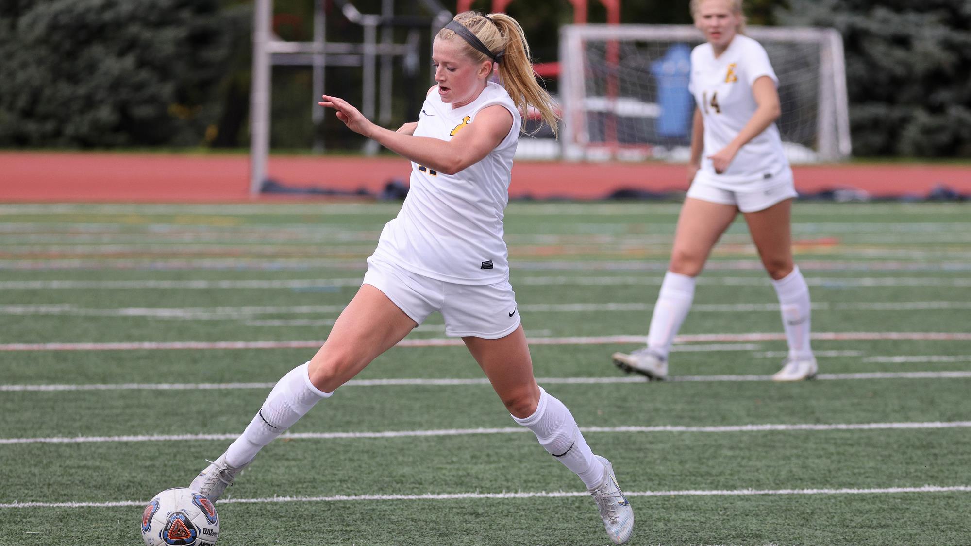 Mia McGinty - Women's Soccer - University of Rochester Athletics