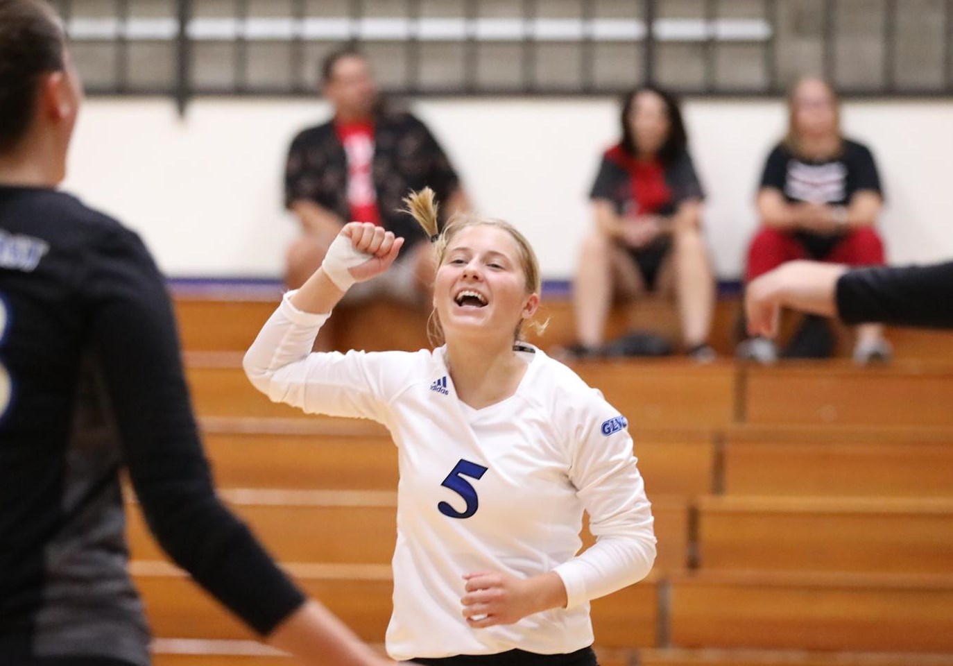 Jadyn Makovicka - Women's Volleyball - Rockhurst University Athletics