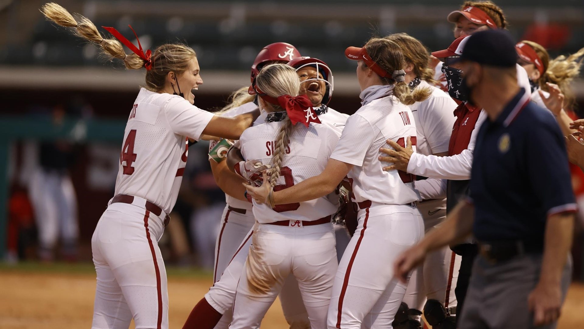 Elissa Brown - Softball - University of Alabama Athletics