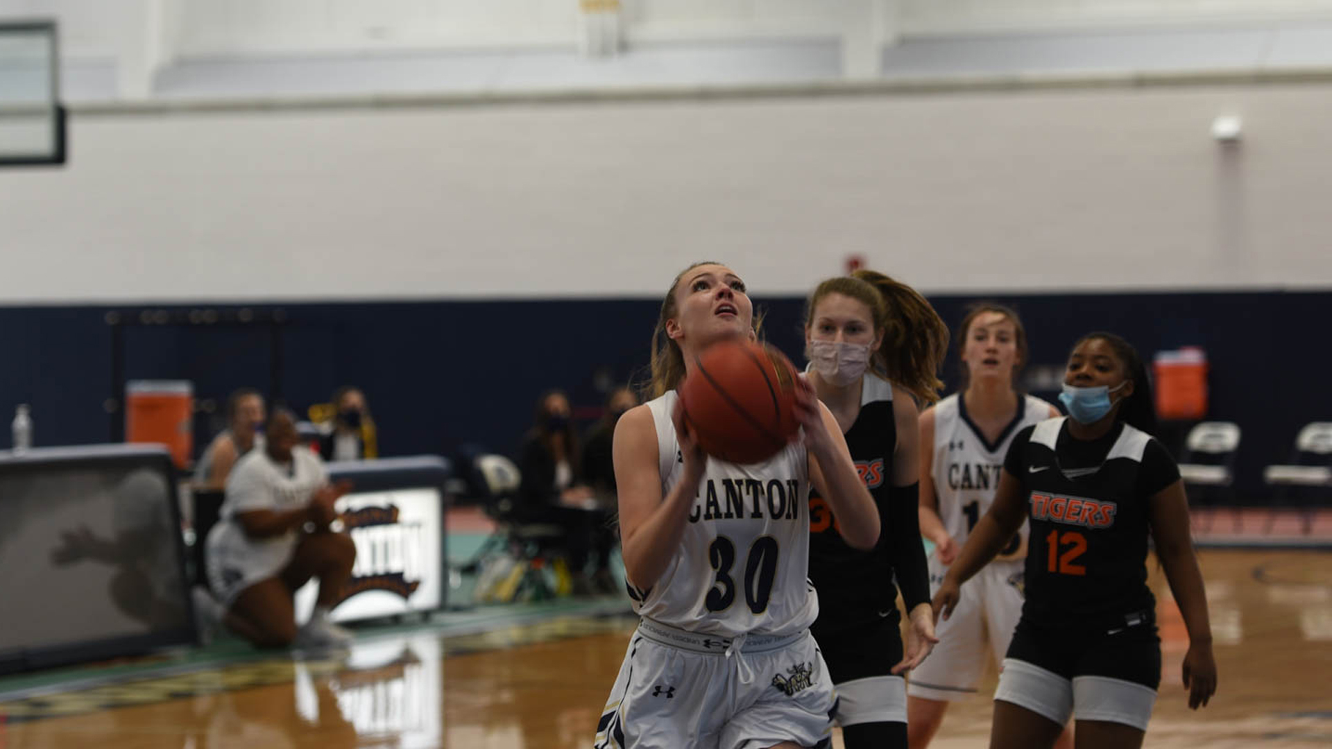 Raven Scores Game-High 21, Records First Double-Double with Roos - SUNY ...