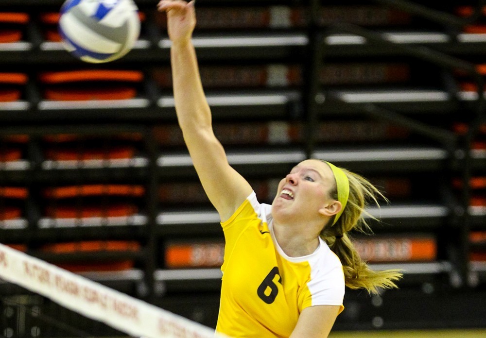 Morgan Mende - 2014 - Women's Volleyball - Rowan University Athletics