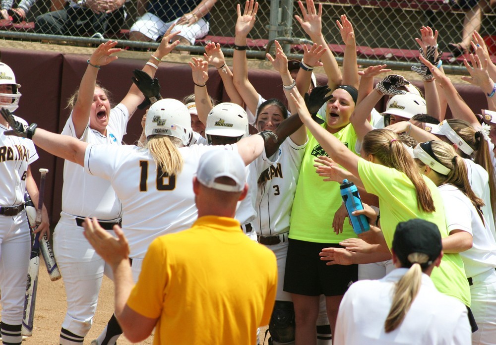Ashley DeYoung - 2016 - Softball - Rowan University Athletics