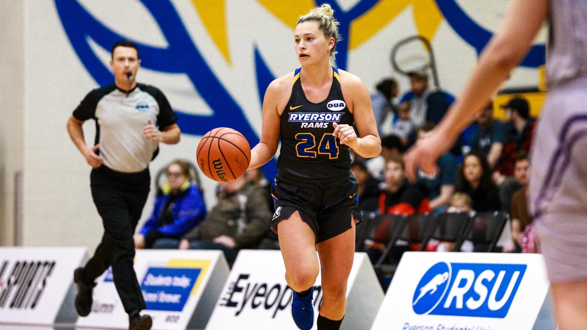 Hayley Robertson - 2019-20 - Basketball (W) - TMU Athletics & Recreation
