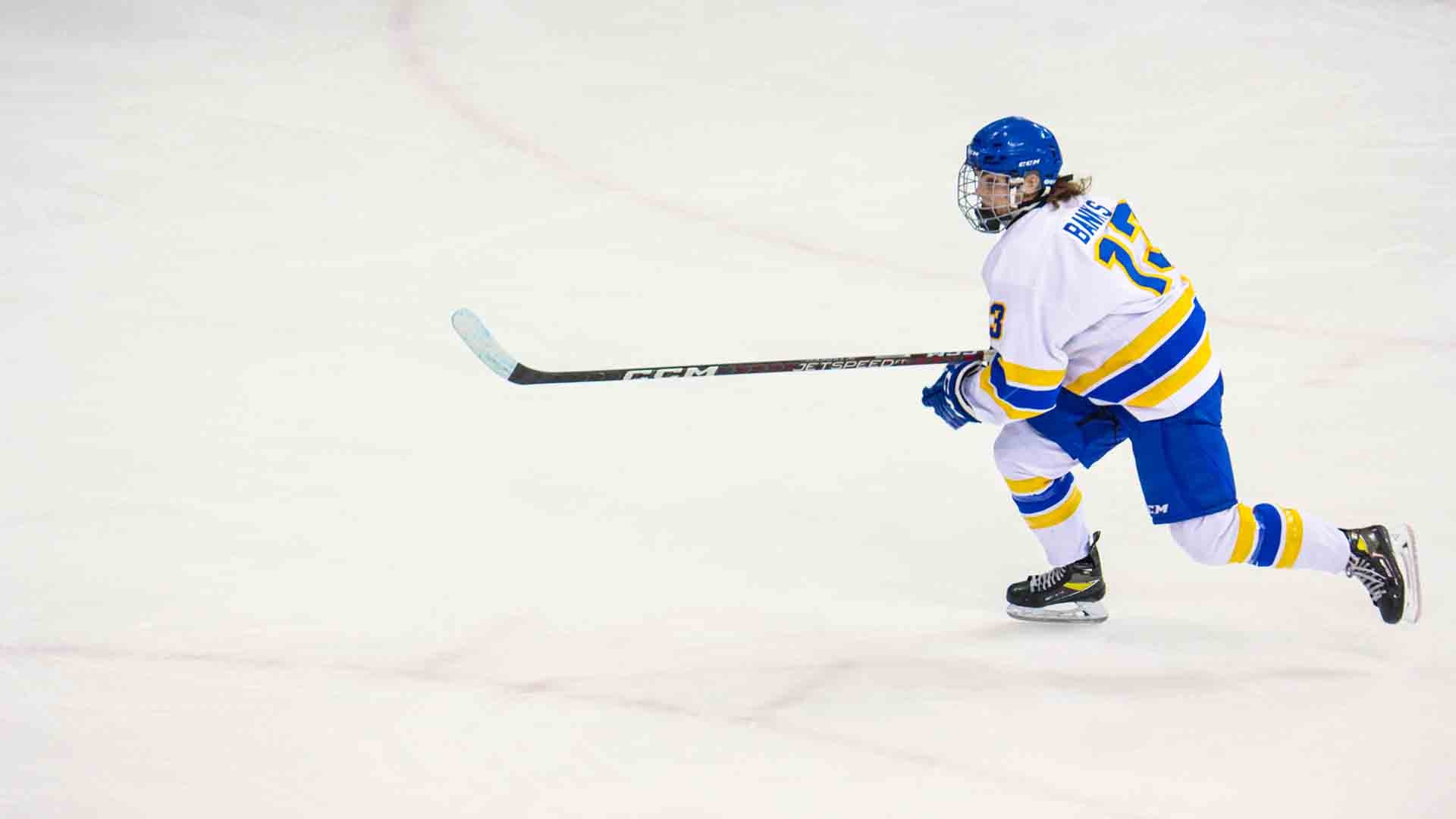 Claire Banks - 2022-23 - Hockey (W) - TMU Athletics & Recreation