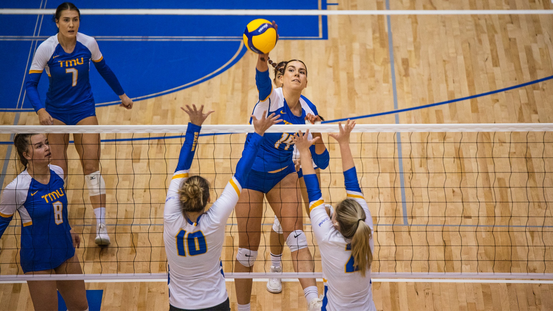 Bethany Smith - 2022-23 - Volleyball (W) - TMU Athletics & Recreation