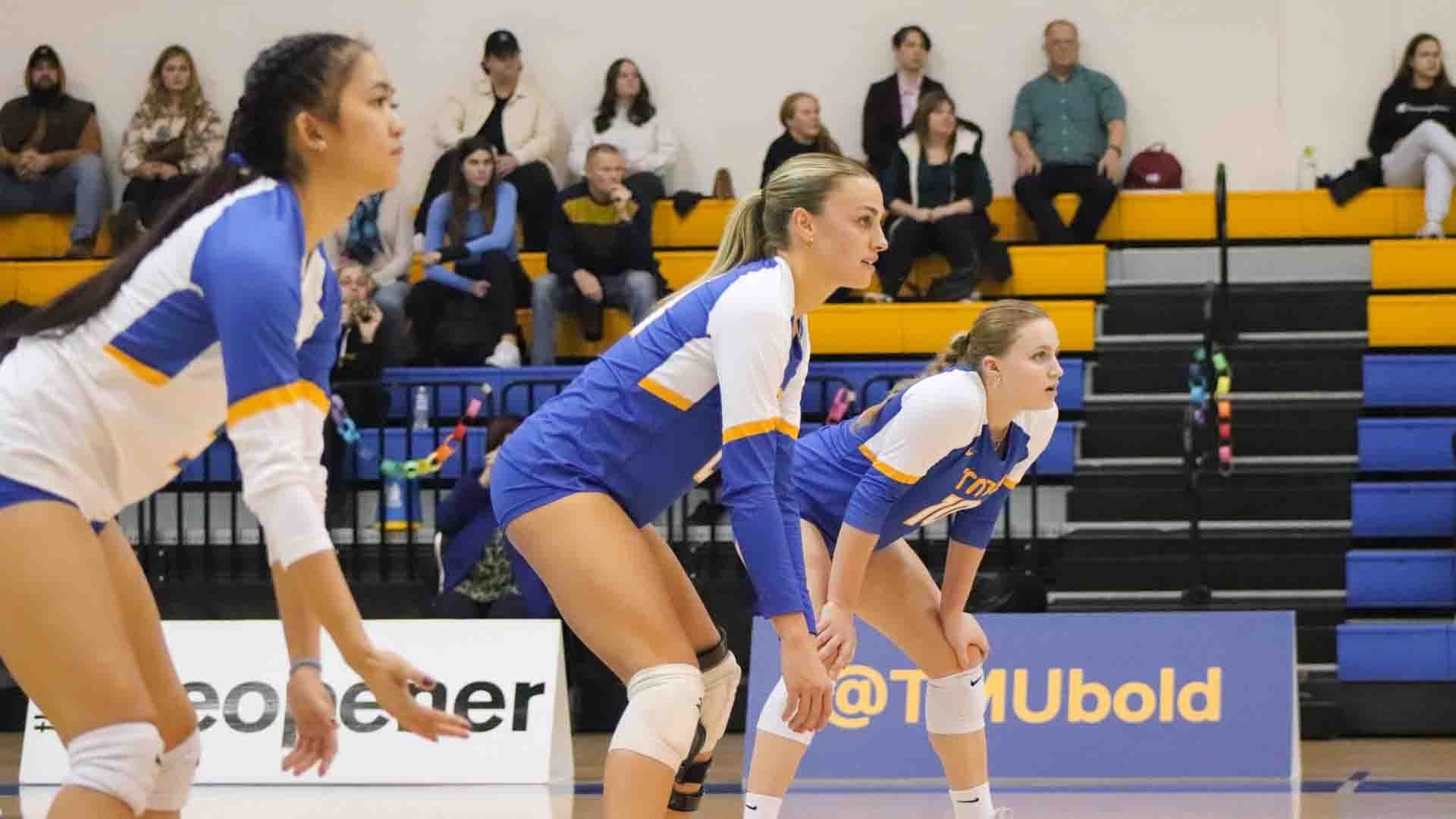 Double home court win for Bold over visiting RMC - TMU Athletics ...