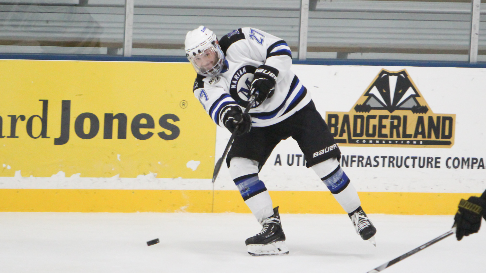 Sabre men's hockey falters late at No. 15 Trine - Marian University