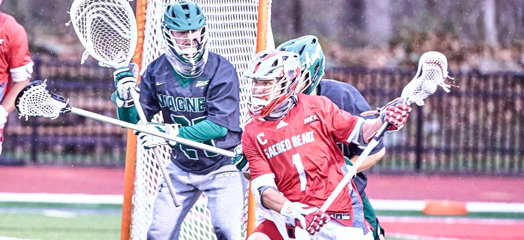 Pioneers Edged by Hobart 14-12 - Sacred Heart University