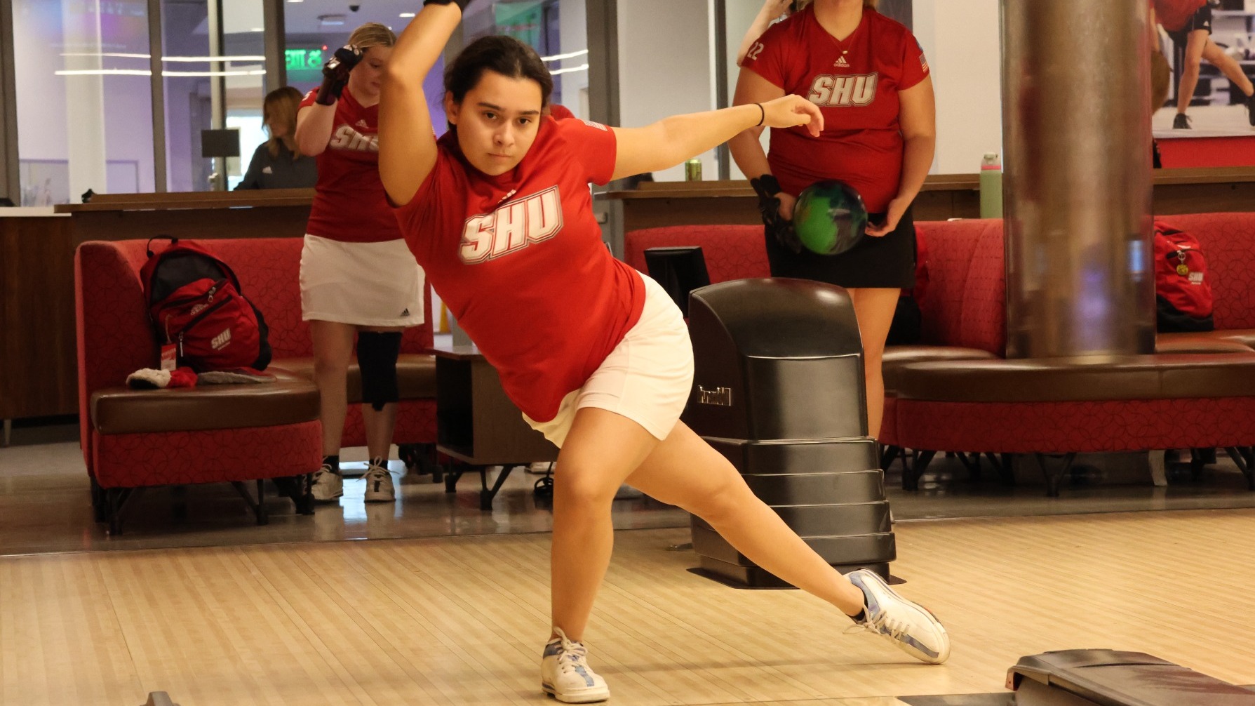 Women's Bowling Opens 2025 with 17-Place Showing at Northeast Classic ...