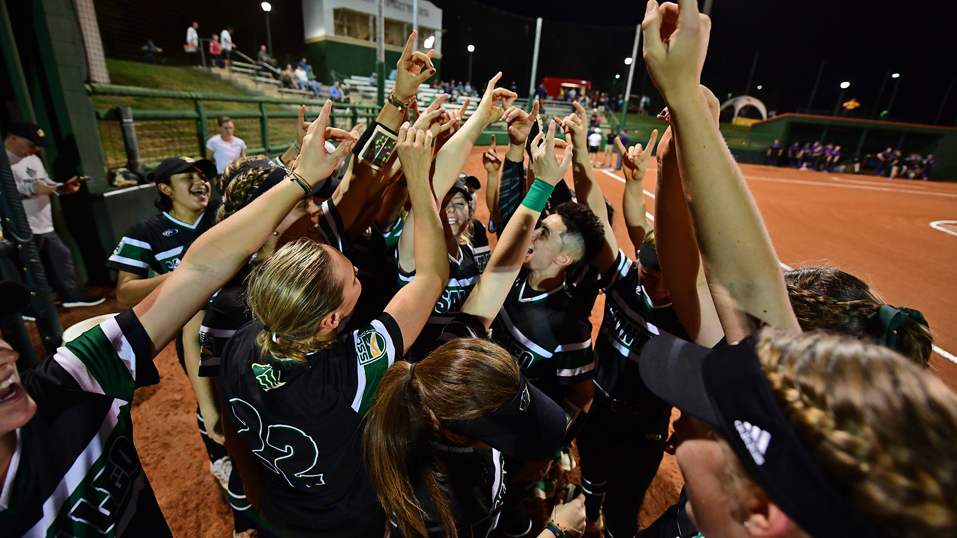 #25 Softball Wins South 2 Regional; Advances to Super Regionals for ...