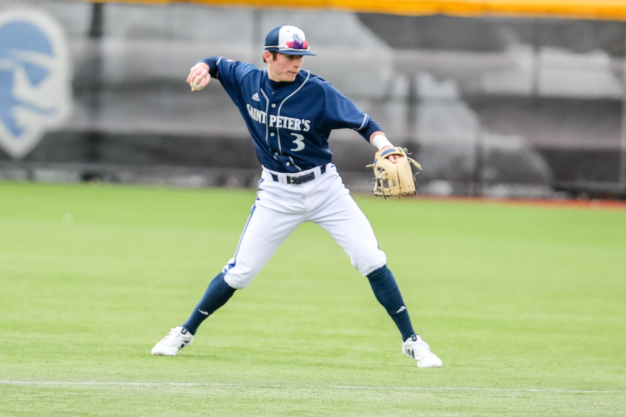 Cole Robbins - Baseball - Saint Peter's University Athletics