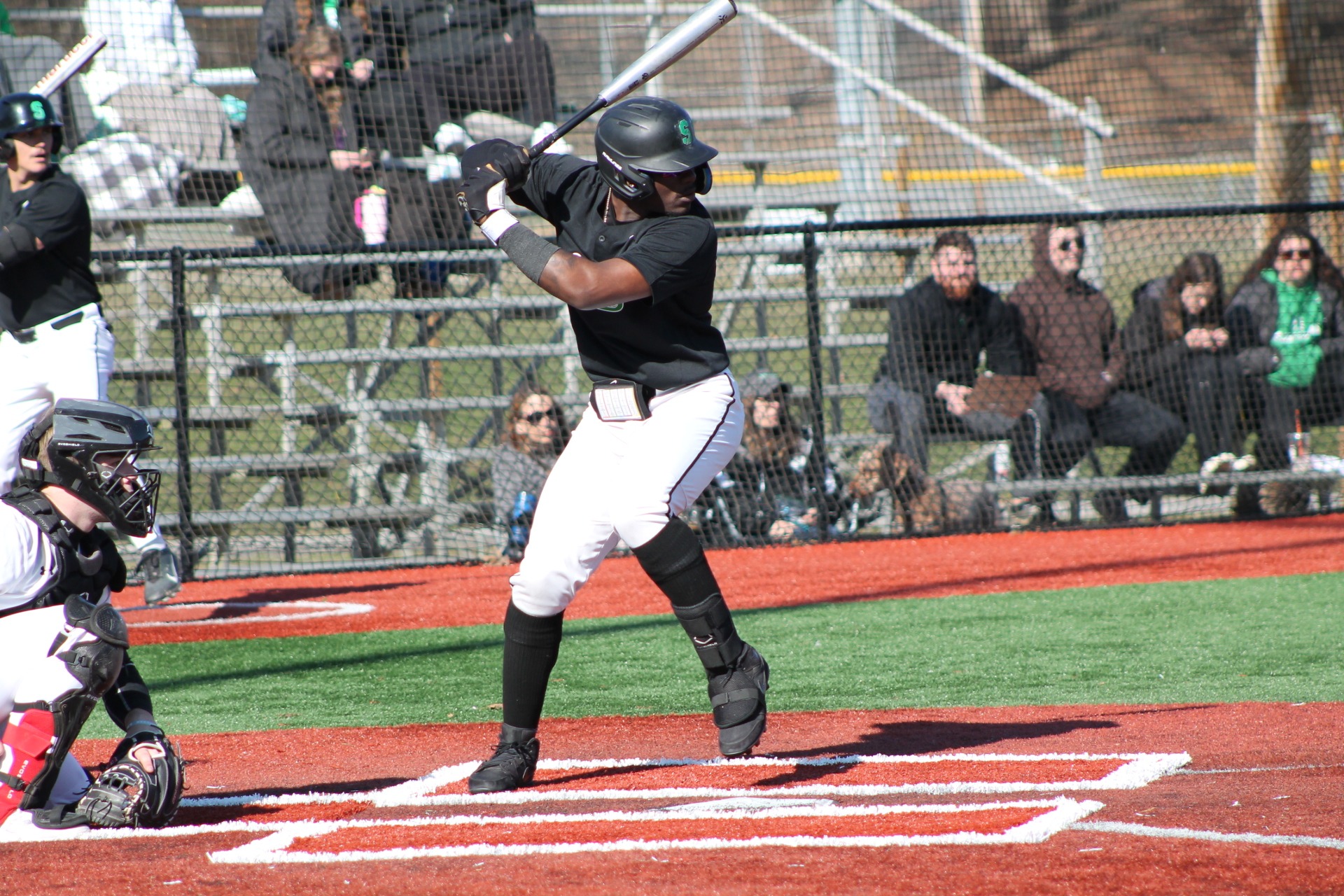 Tigers Extend Win Streak in Sweep - Salem University Athletics
