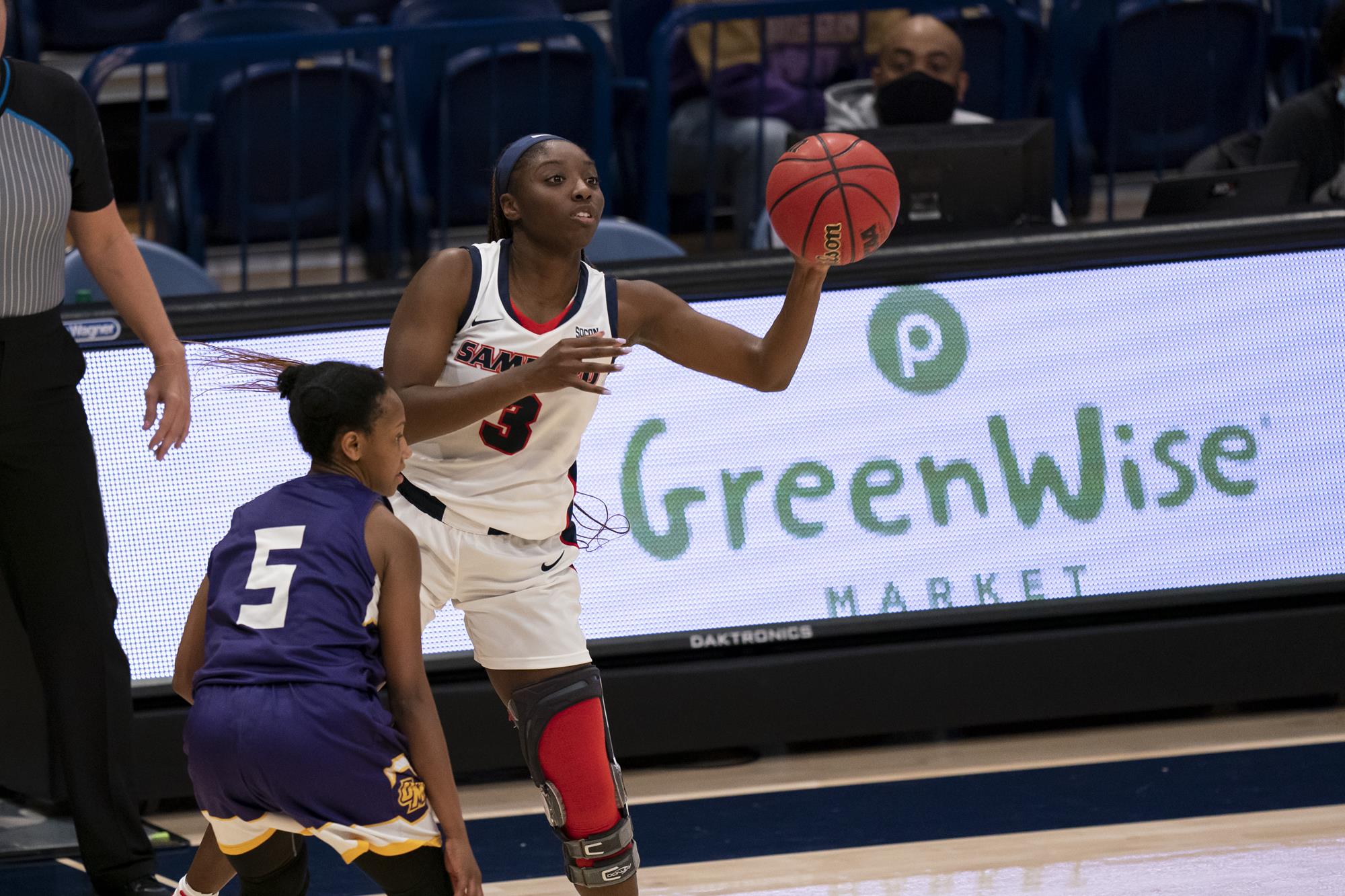 Shauntai Battle - Women's Basketball - Samford University Athletics
