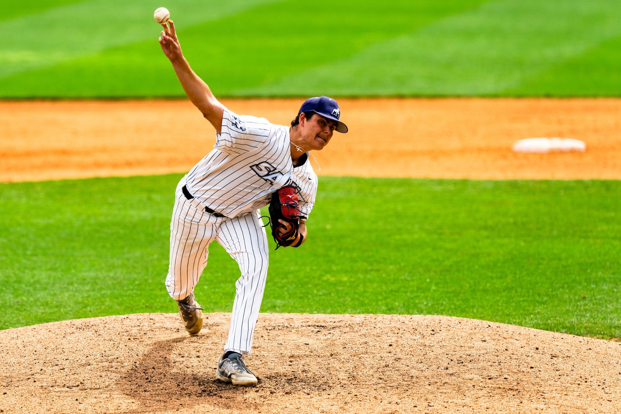 Cravey’s Complete Game Guides Baseball to Series-Opening Win at Wofford ...
