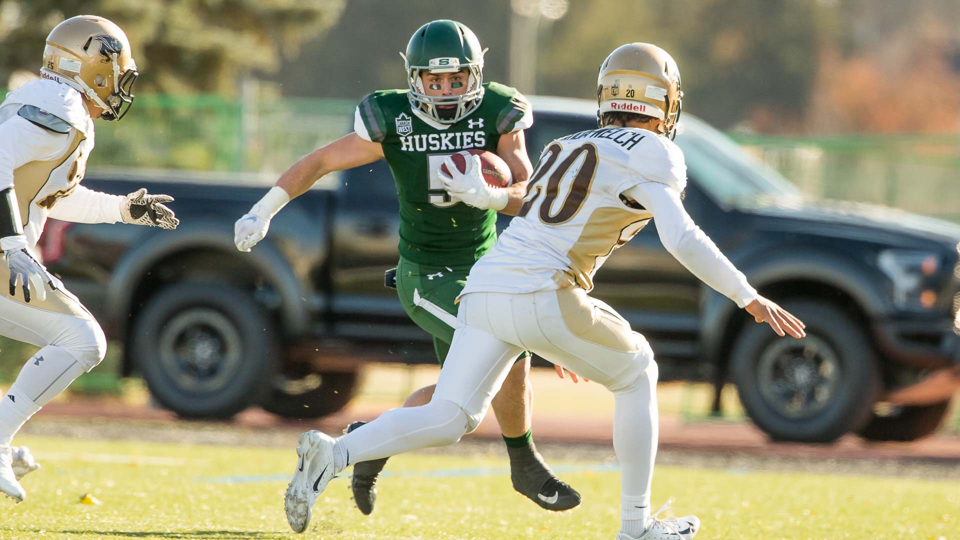 Tyler Chow - Football - Huskie Athletics