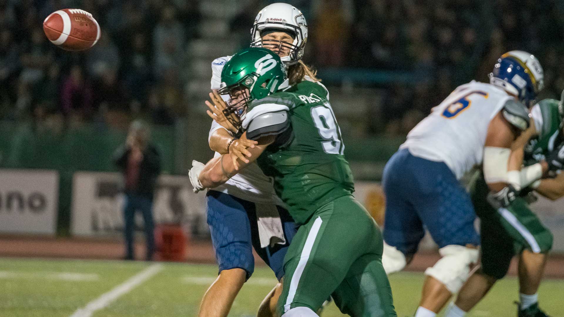 Riley Pickett - Football - Huskie Athletics