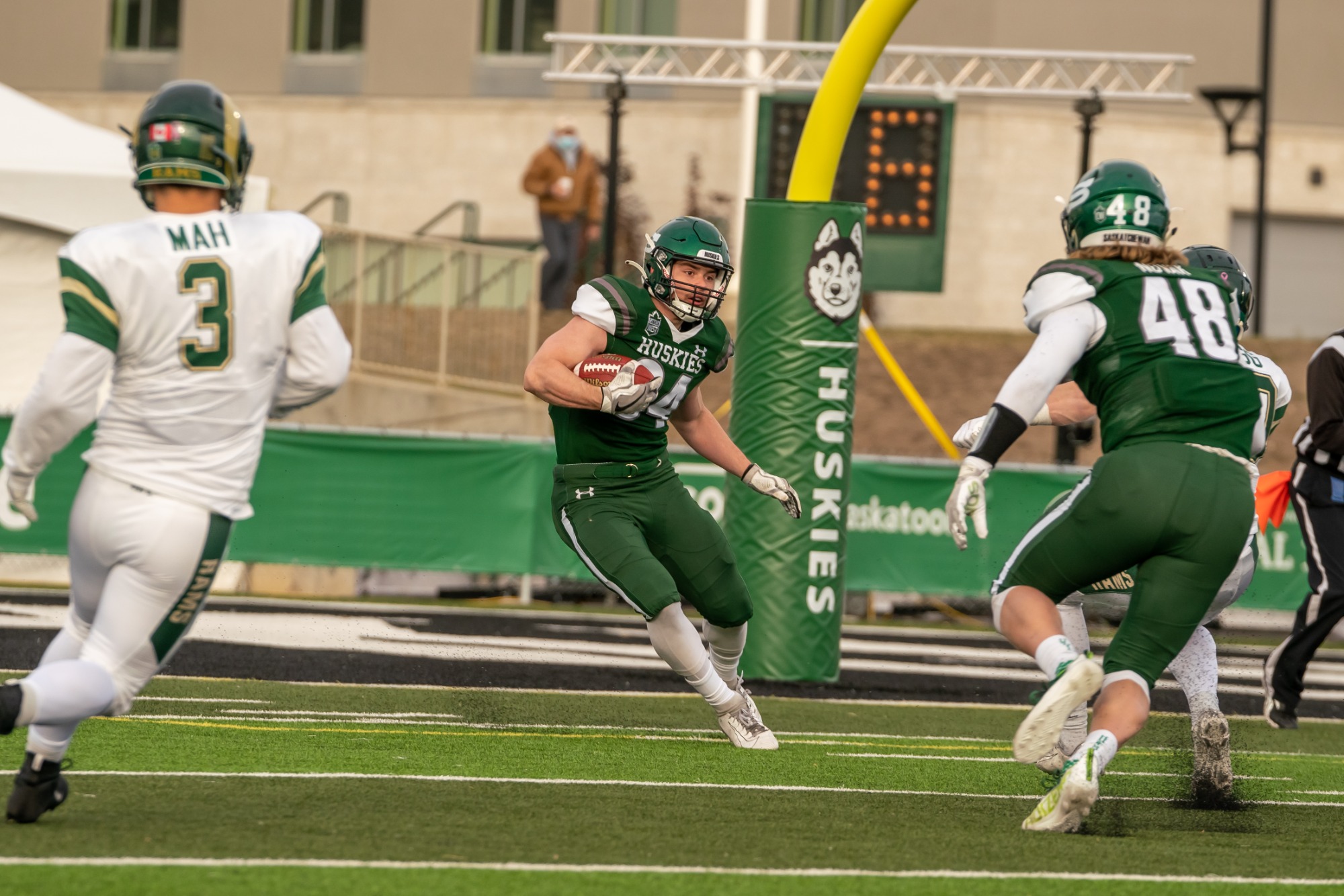 PREVIEW: Playoff home field at stake as No. 2 Huskies renew rivalry ...