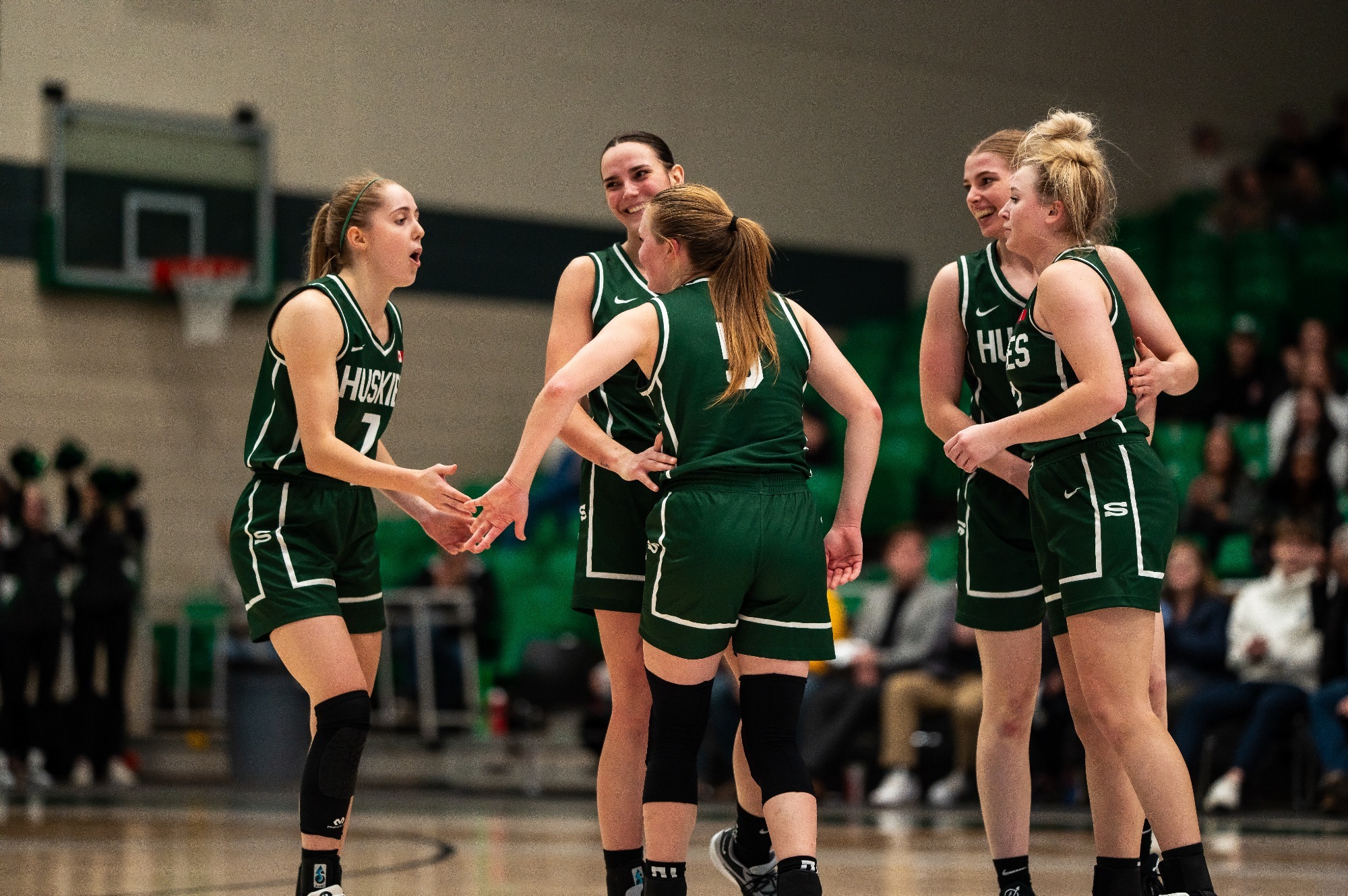 WBB: Dogs come out on top in U Sports semi-final match-up - Huskie ...