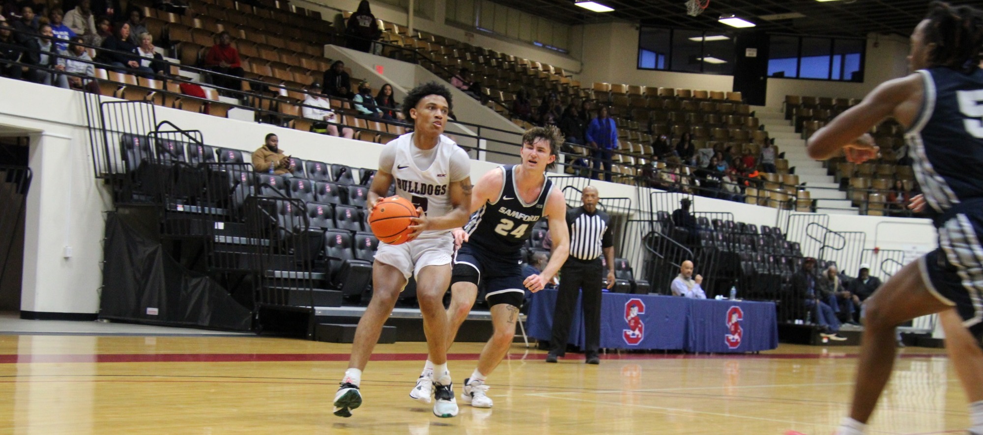 Simpson's late bucket lifts Bulldogs past Samford - South Carolina ...