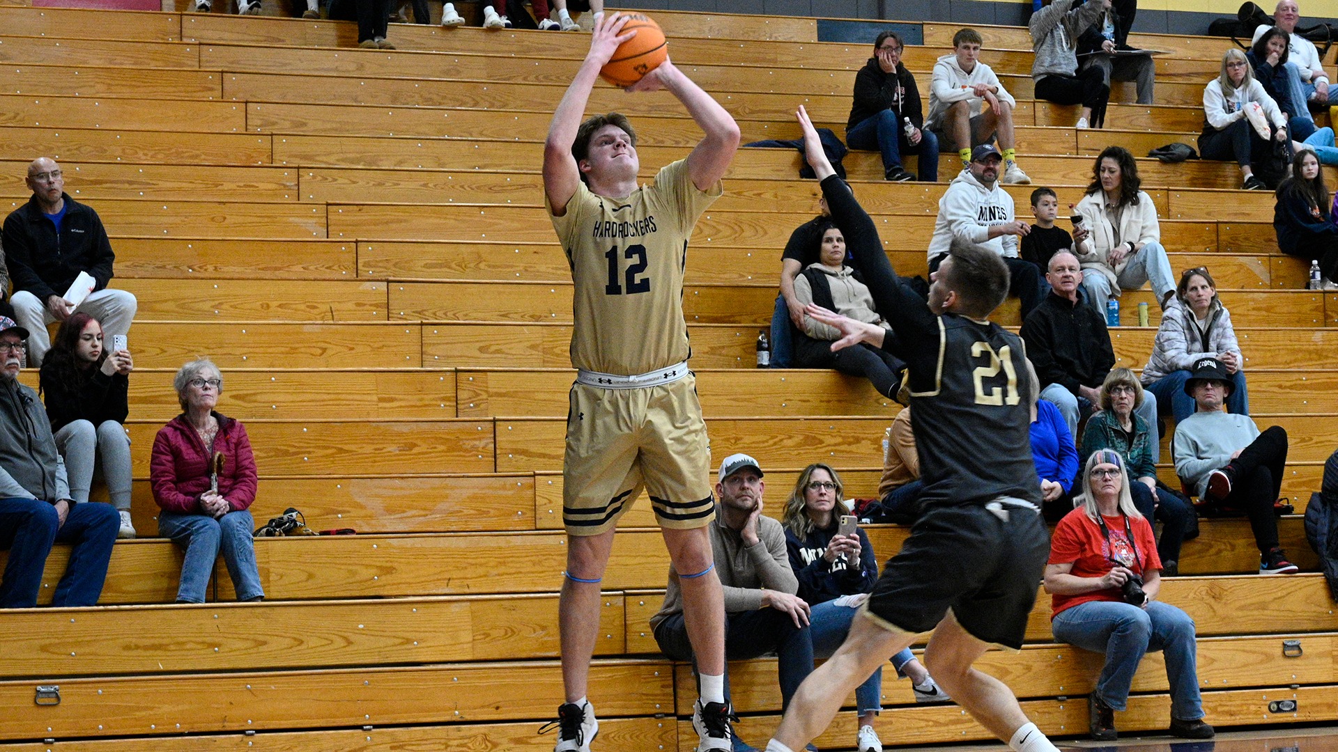 Stellar Smith Leads Men's Basketball to Buzzer-Beating OT Victory ...