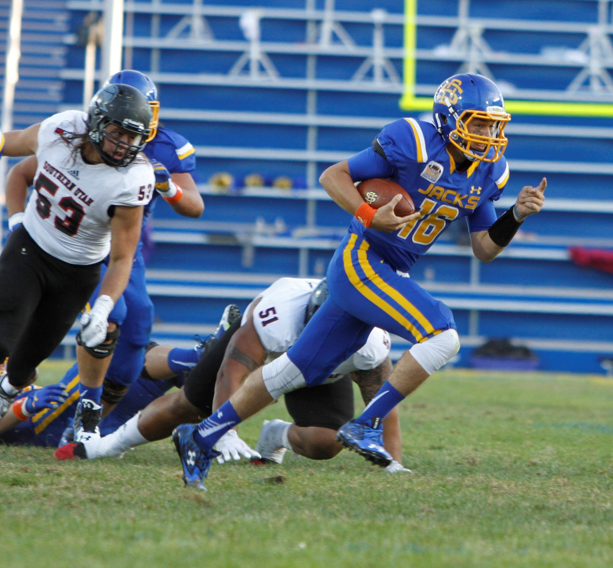 Zach Lujan - 2016 - Football - South Dakota State University Athletics