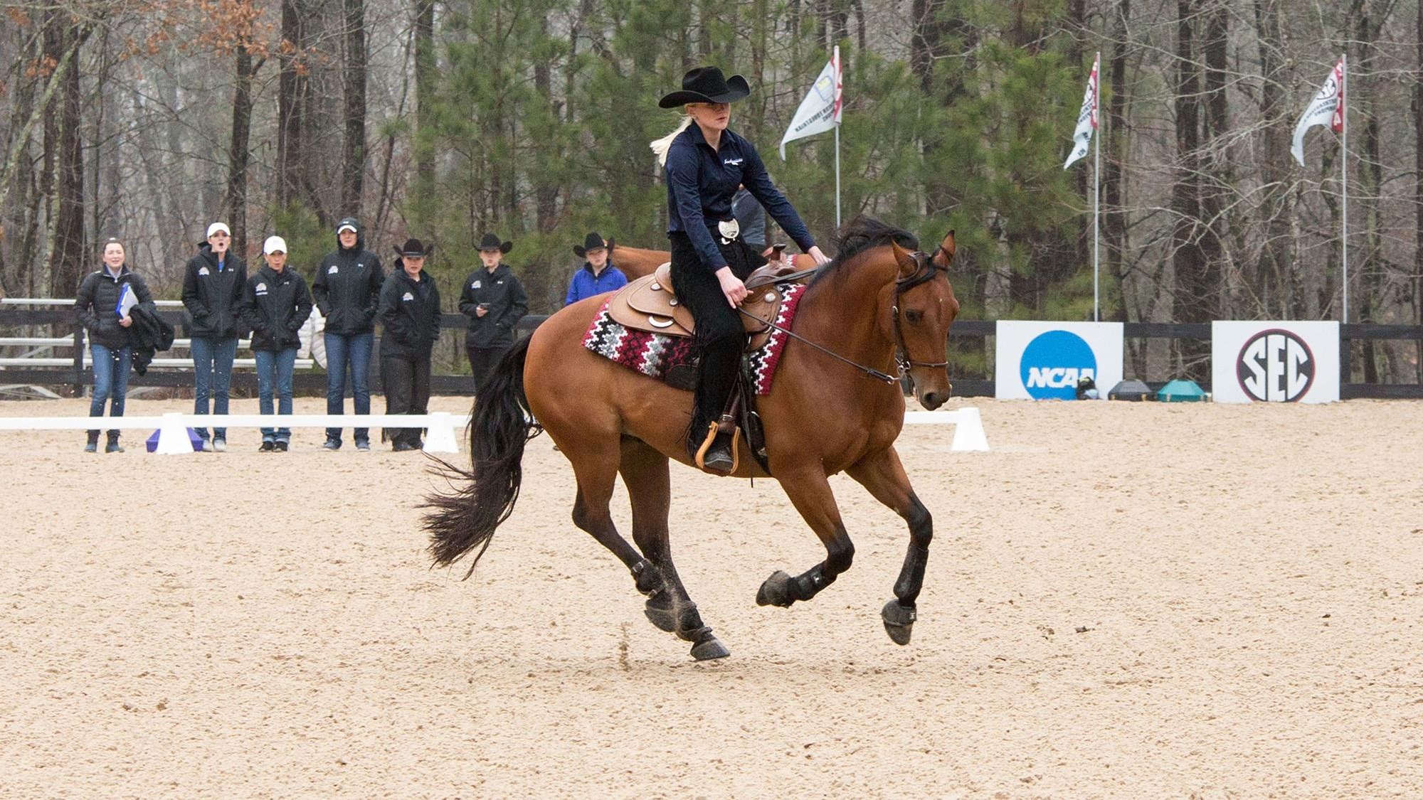 Isabelle Riggs - 2022-23 - Equestrian - South Dakota State University ...