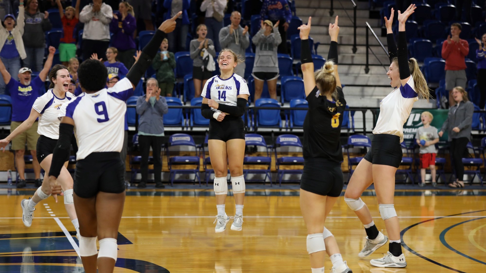 Raegen Reilly - 2023 - Women's Volleyball - South Dakota State ...