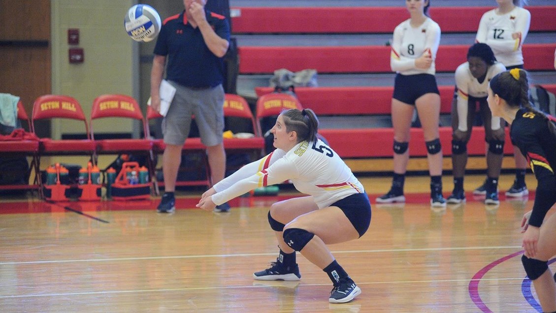 Volleyball Sweeps IUP - Seton Hill University Athletics