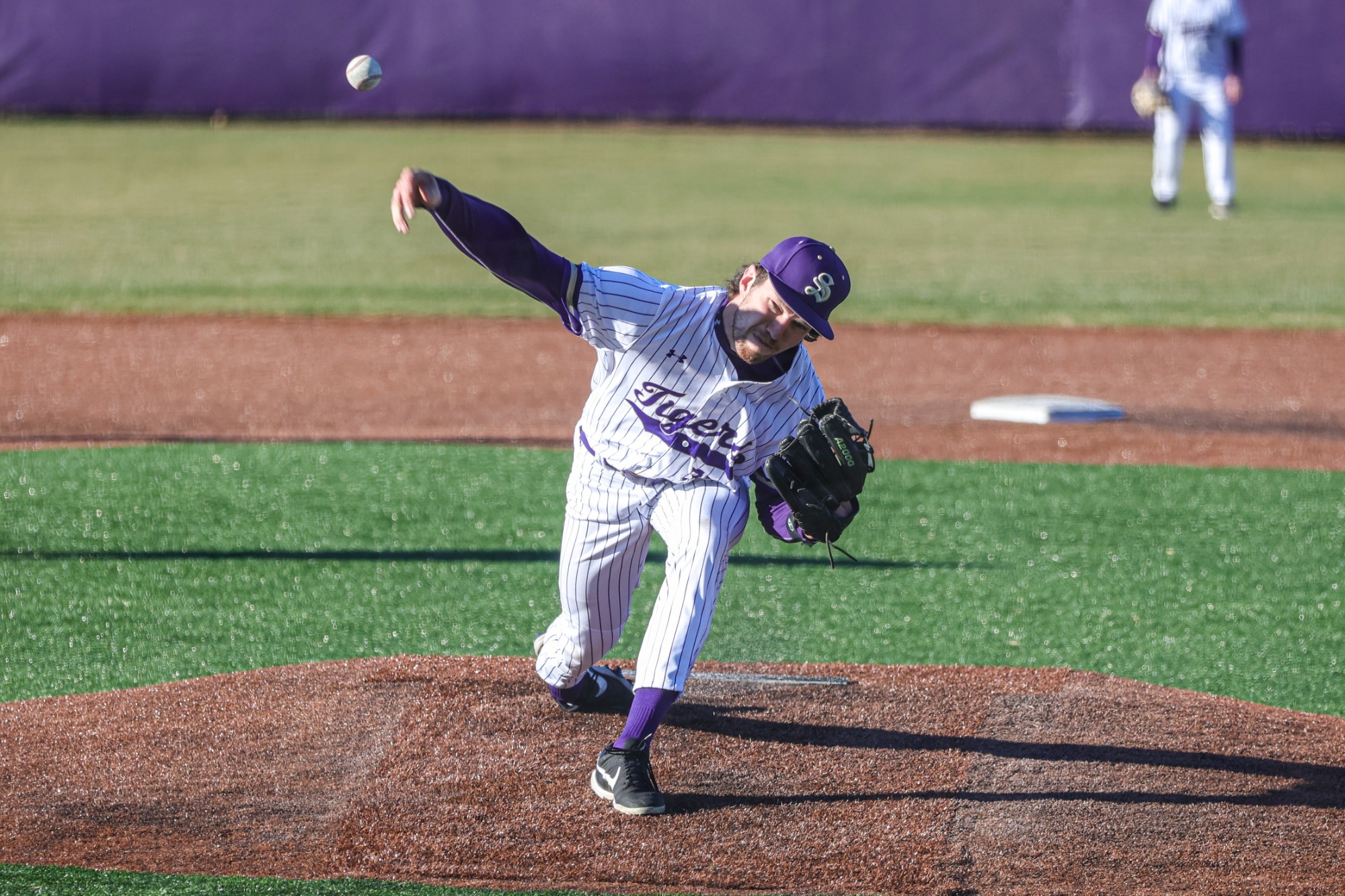 Baseball holds off Chicago in 6-4 victory - The University of the South