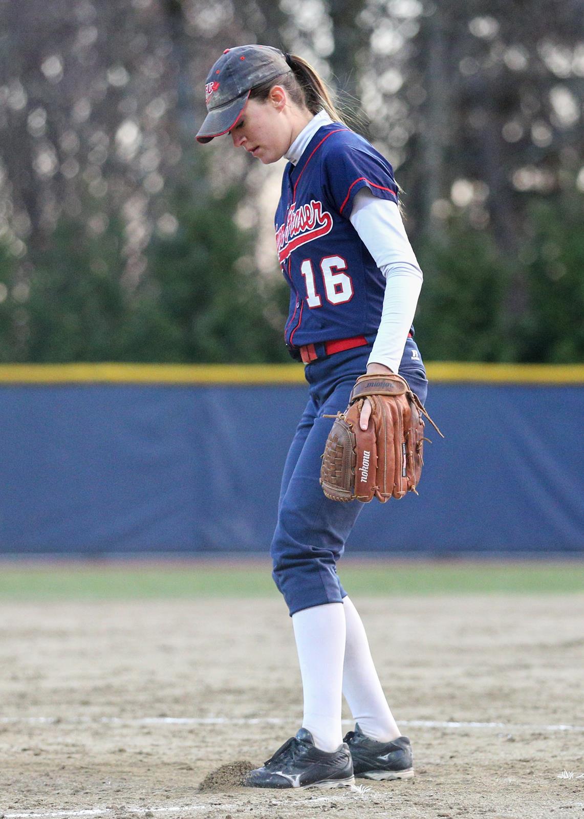 Jessica Goulet - 2016 - Softball - Simon Fraser University Athletics