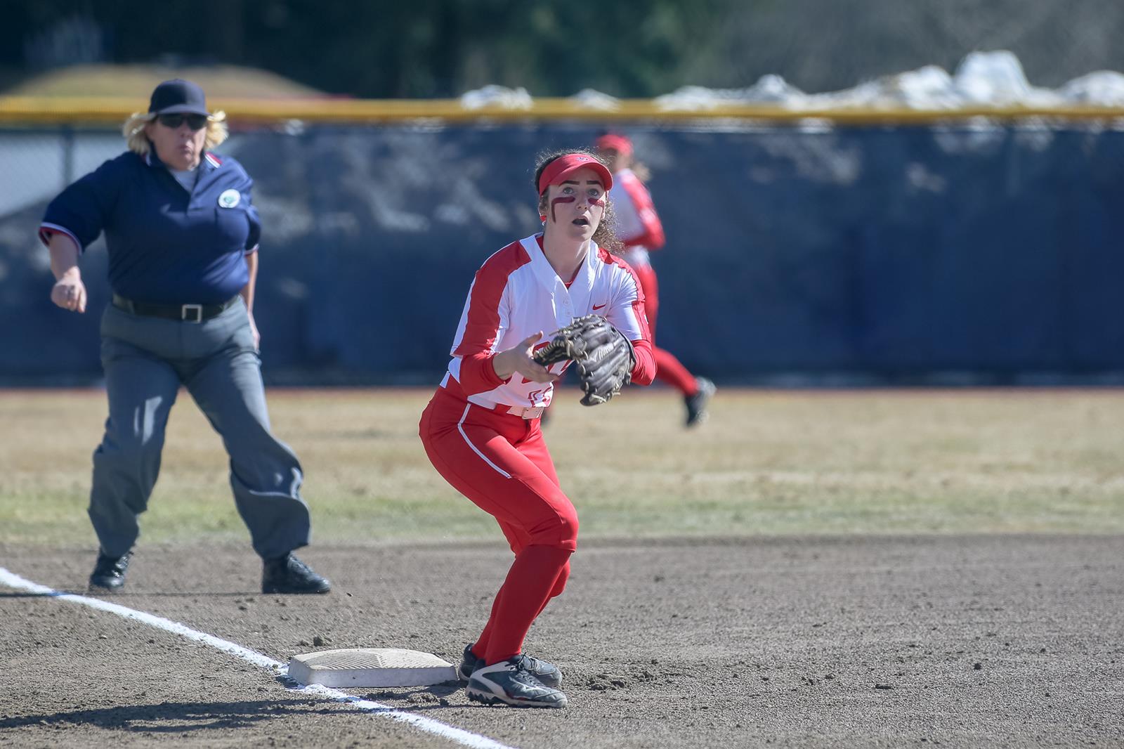 Hailey Gearey - 2019 - Softball - Simon Fraser University Athletics