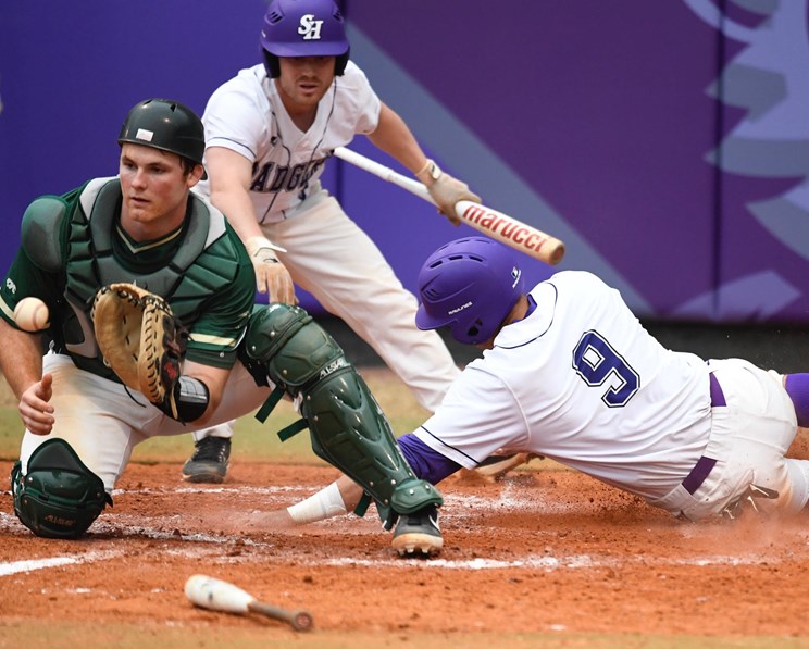 Baseball Team Splits Double Header - Spring Hill College Athletics