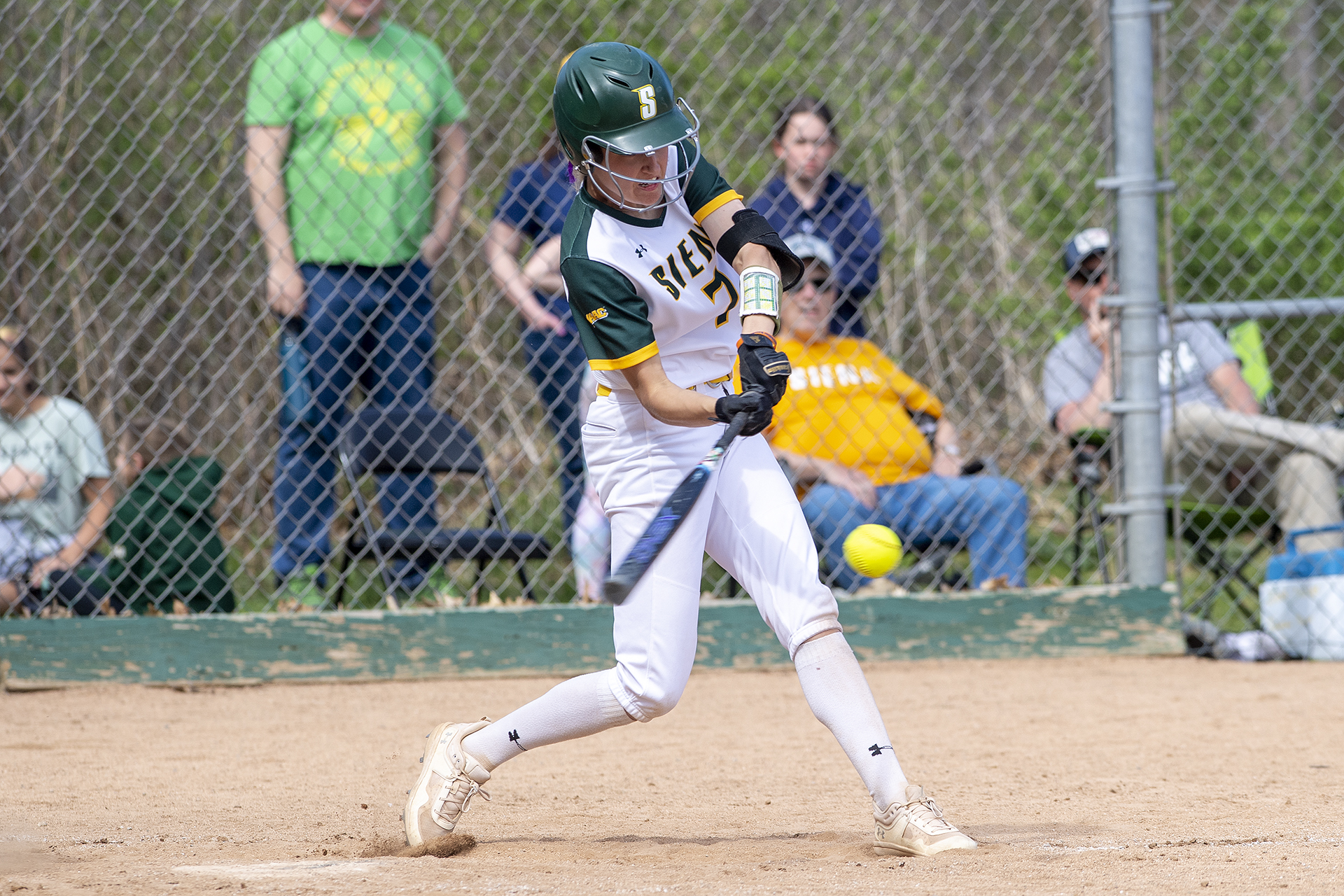 Softball Falls in Crosstown Doubleheader - Siena College Athletics
