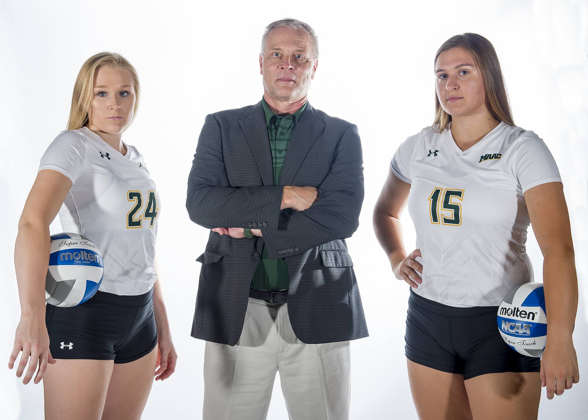 Julia Burzynski - Women's Volleyball - Siena College Athletics