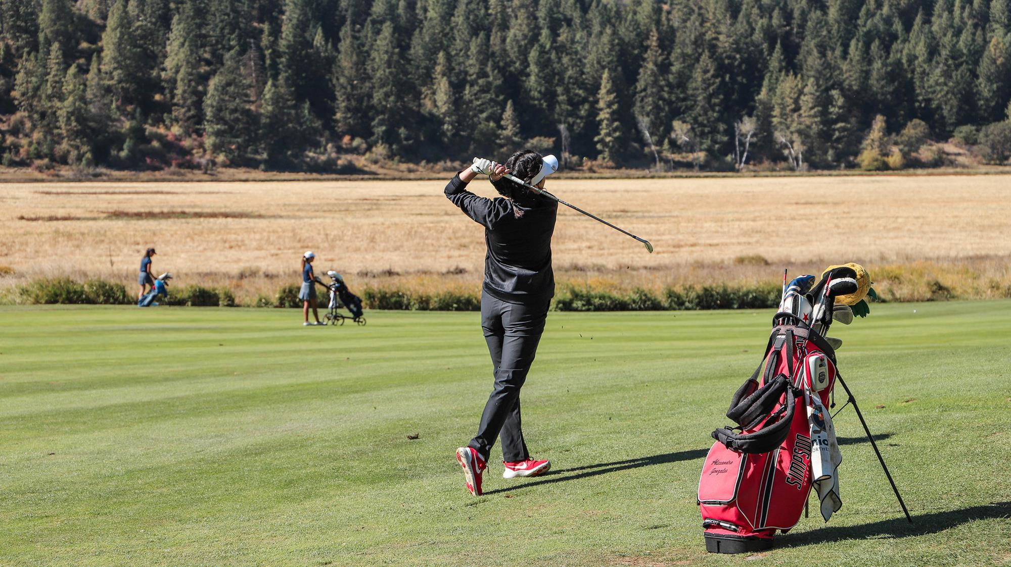 Alexandra Gonzales - 2020-21 - Women's Golf - Simpson University Athletics