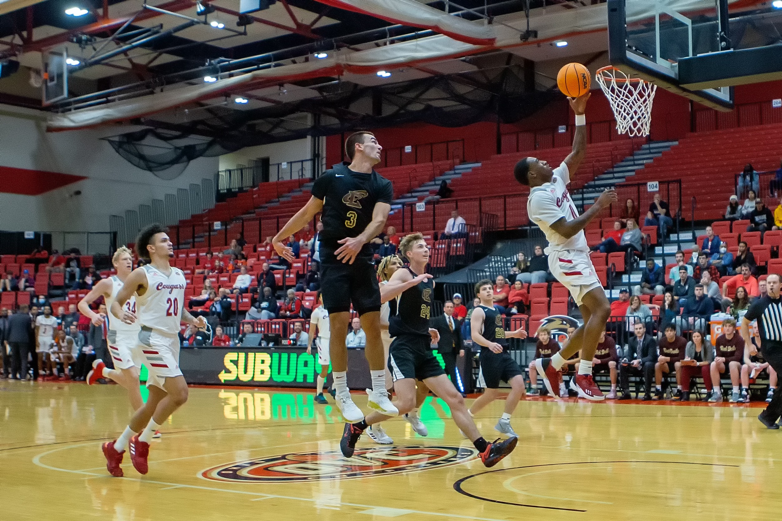 Men's Basketball Rolls in Exhibition Win - SIUE