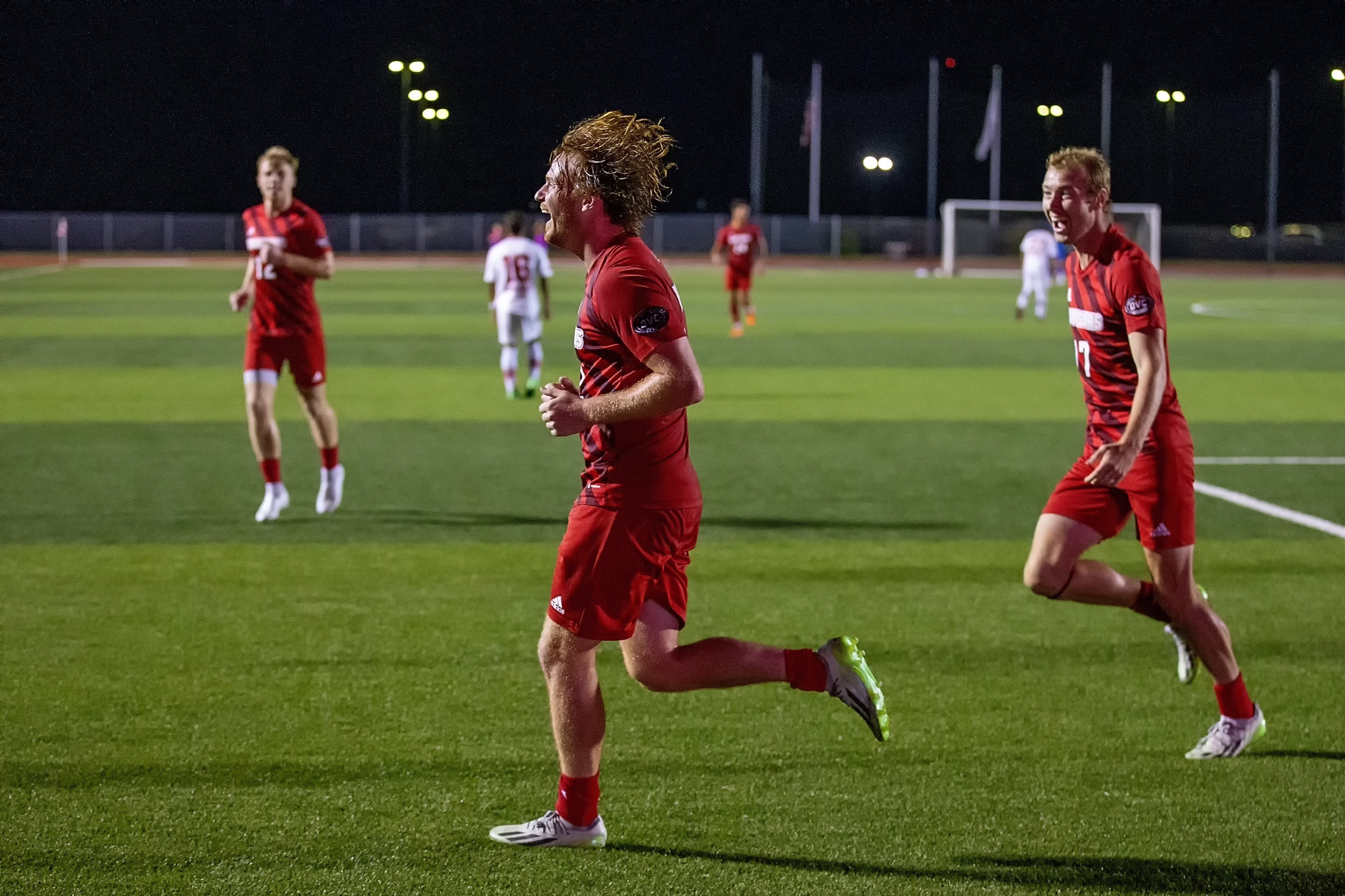 Men's Soccer Strengthens Hold on First Place with 3-0 Win - SIUE