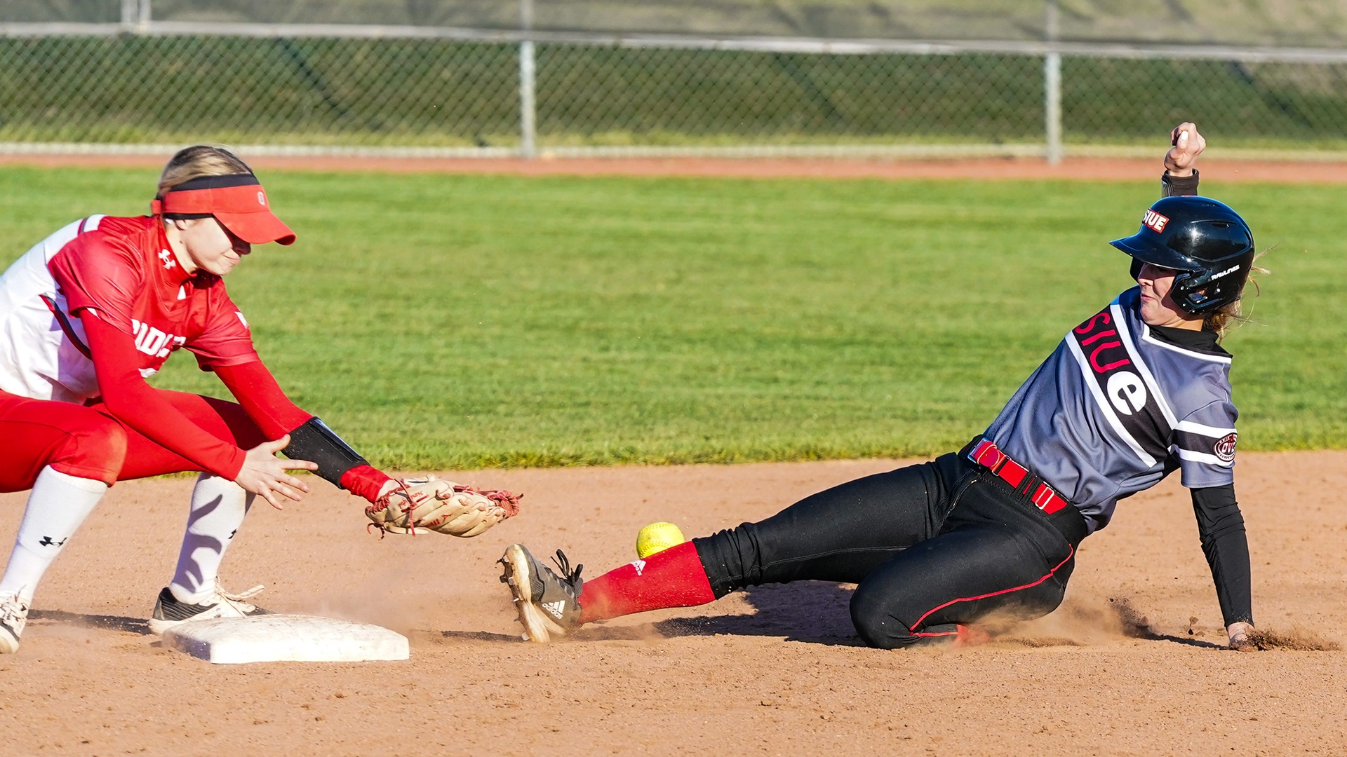 SIUE Softball Sweeps Bradley - SIUE