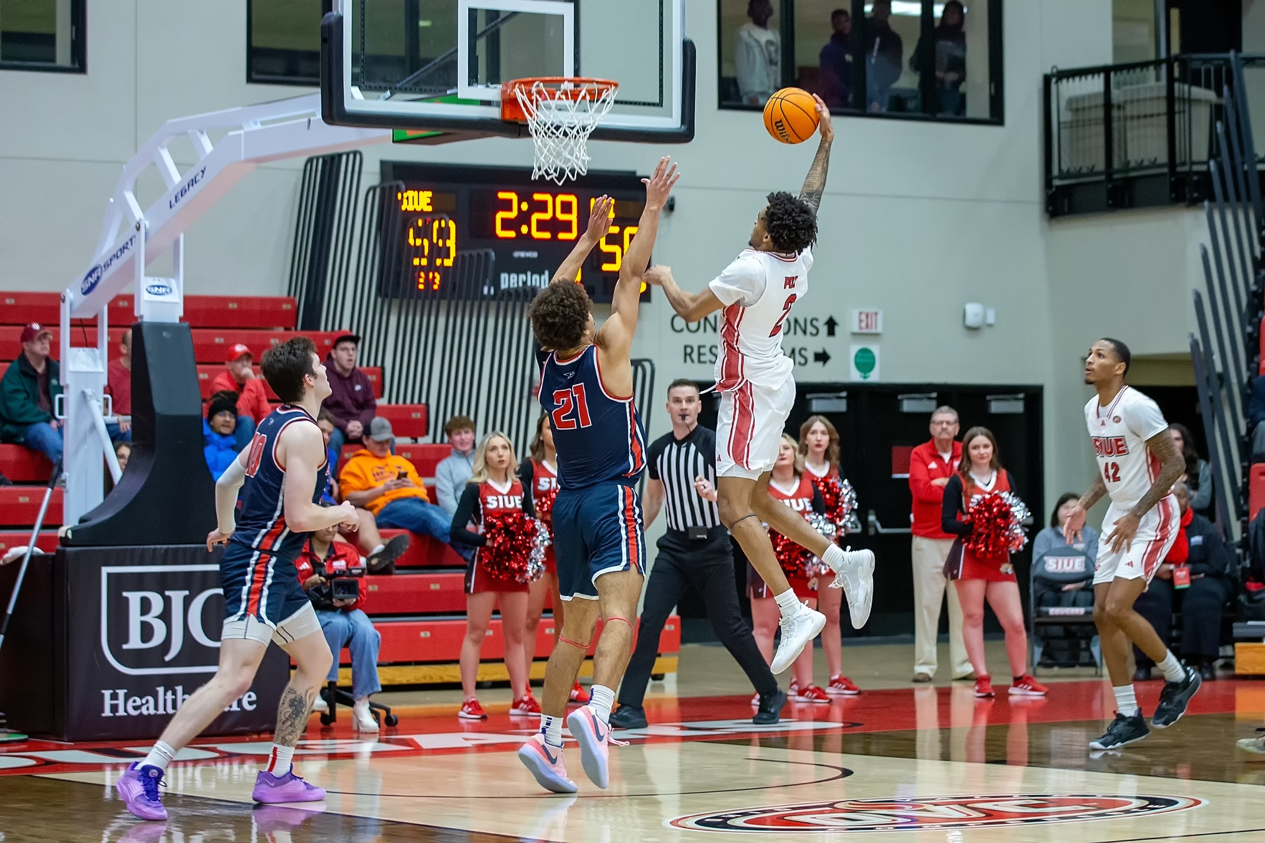 SIUE Outlasts Southern Indiana - SIUE