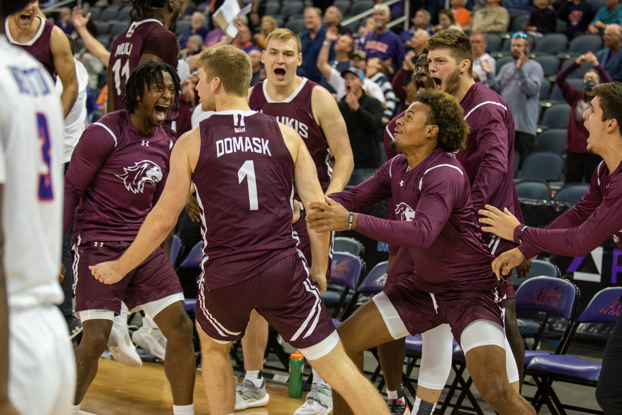Marcus Domask hits game-winner to beat Evansville, 54-52 - Southern ...