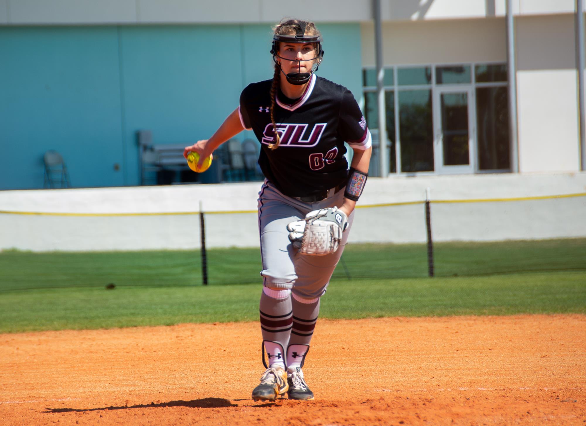 Carlee Jo Clark - Softball - Southern Illinois University Athletics