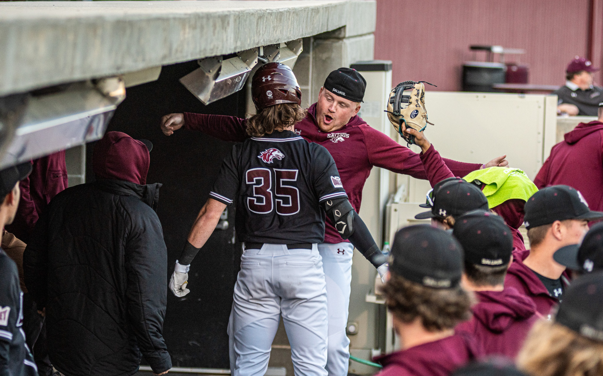 Salukis Knock Off Southern Indiana in Seven Innings, 14-3 - Southern ...