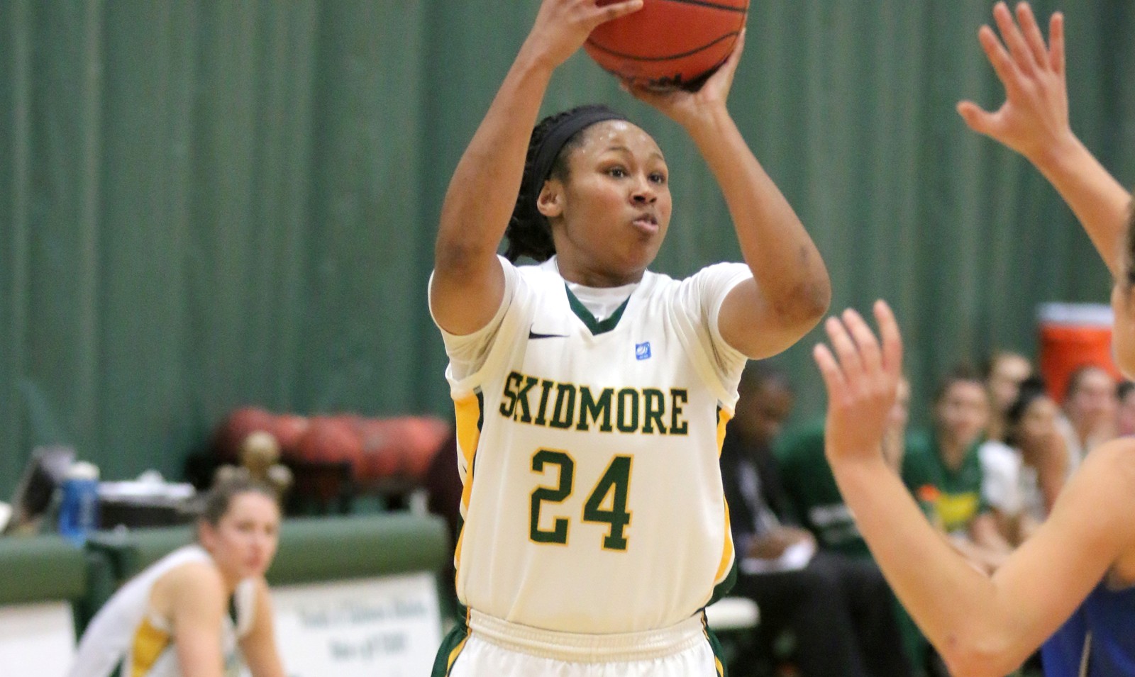 Amber Holgate - 2015-16 - Women's Basketball - Skidmore College Athletics