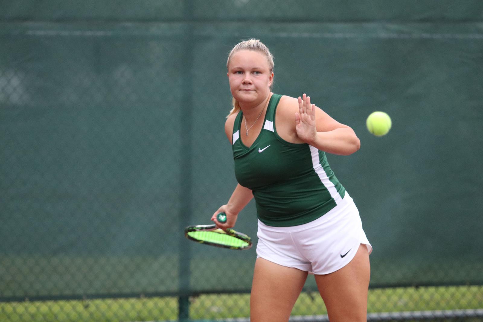 Sofia Carlsson - 2021-22 - Women's Tennis - Skidmore College Athletics