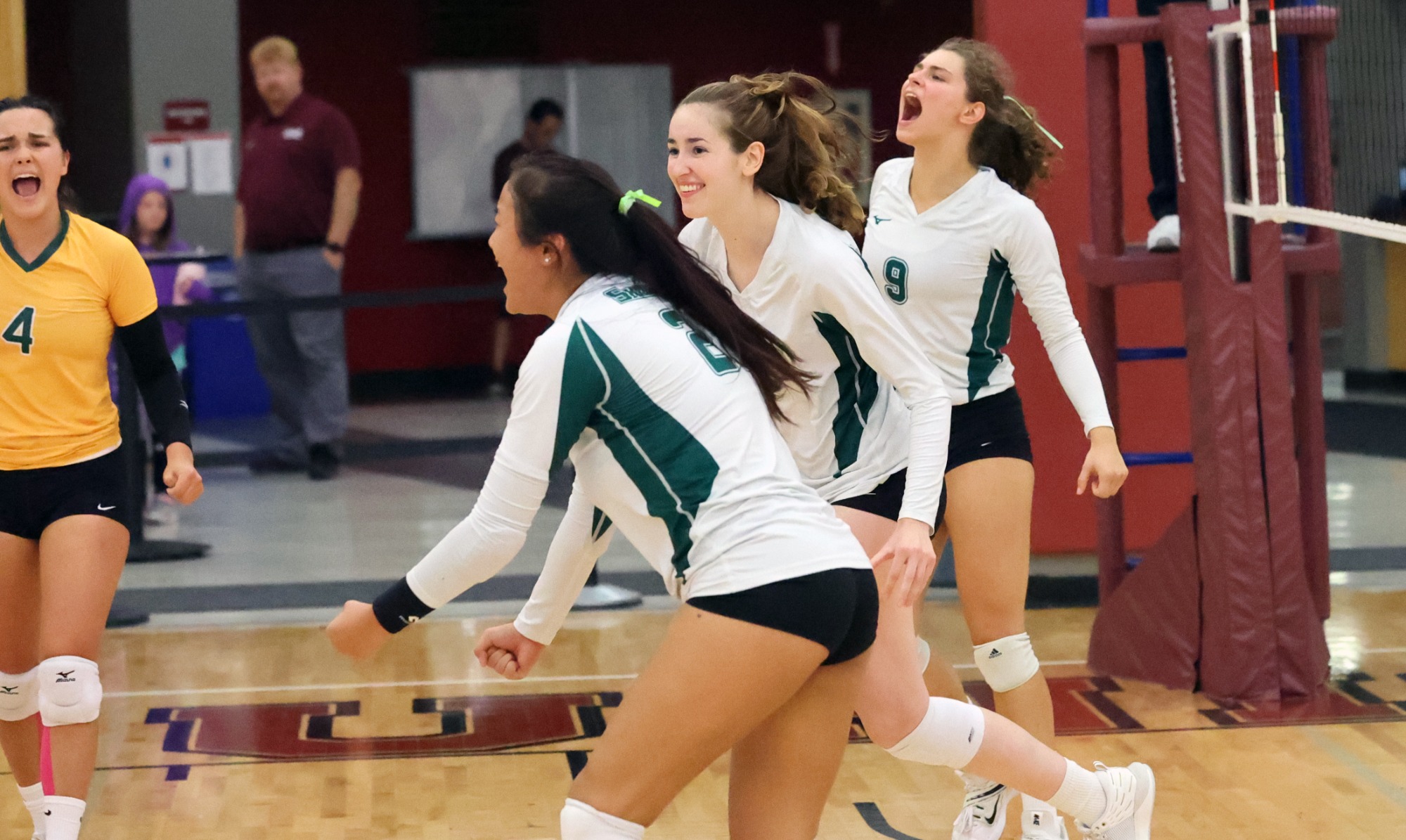 Skidmore sweeps doubleheader with MCLA - Skidmore College Athletics