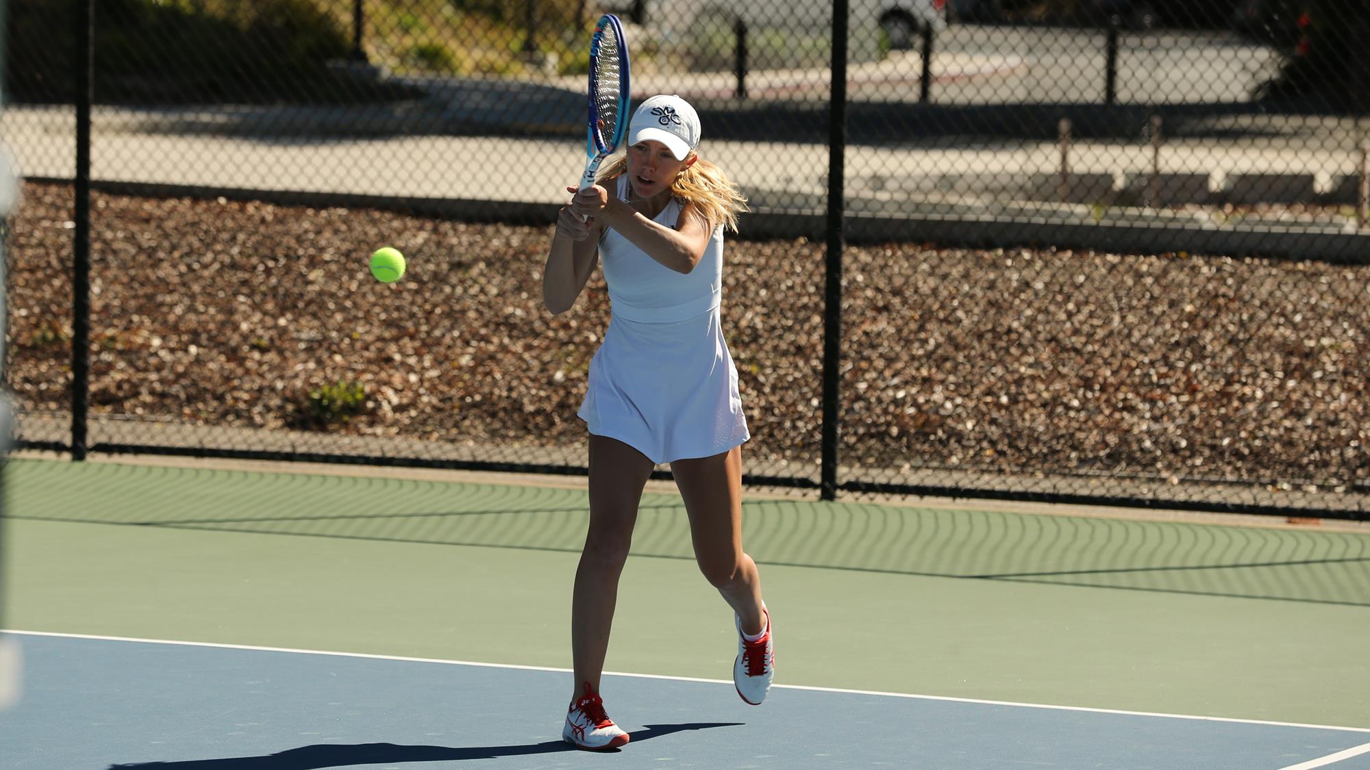 Danielle McIntyre - Women's Tennis - SMC California Athletics