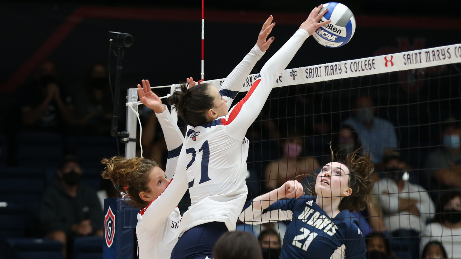 Jennifer "Boo" Laird - Women's Volleyball - SMC California Athletics