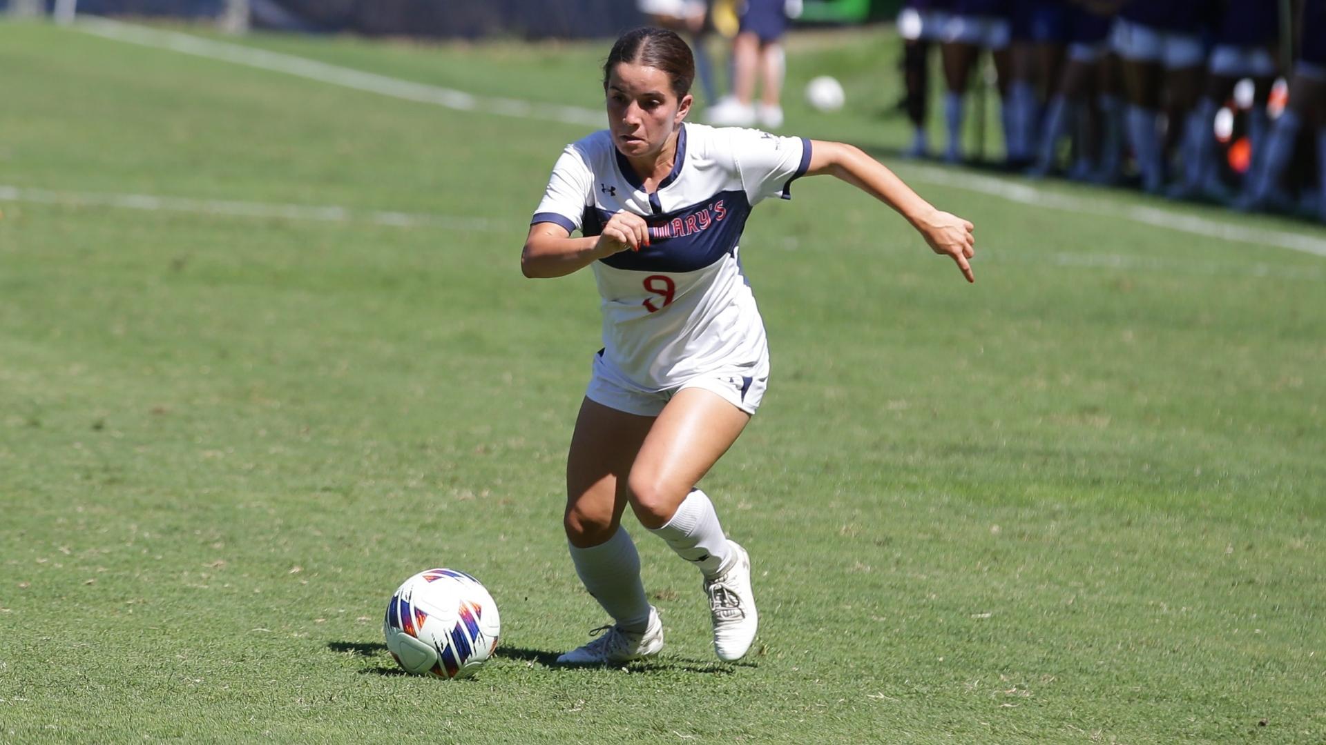 Isabella Santavicca - Women's Soccer - SMC California Athletics