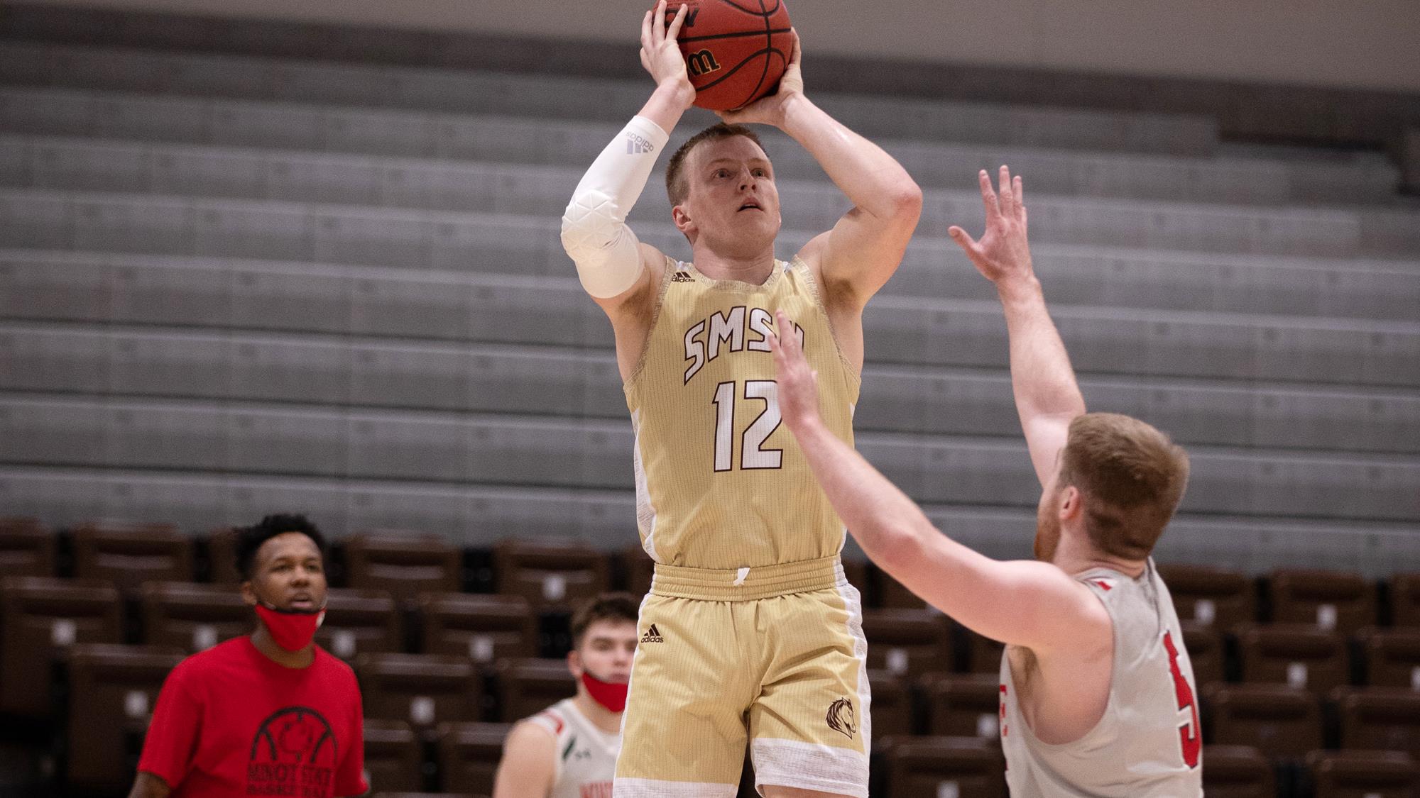 Nick Dufault - Men's Basketball - SMSU Athletics